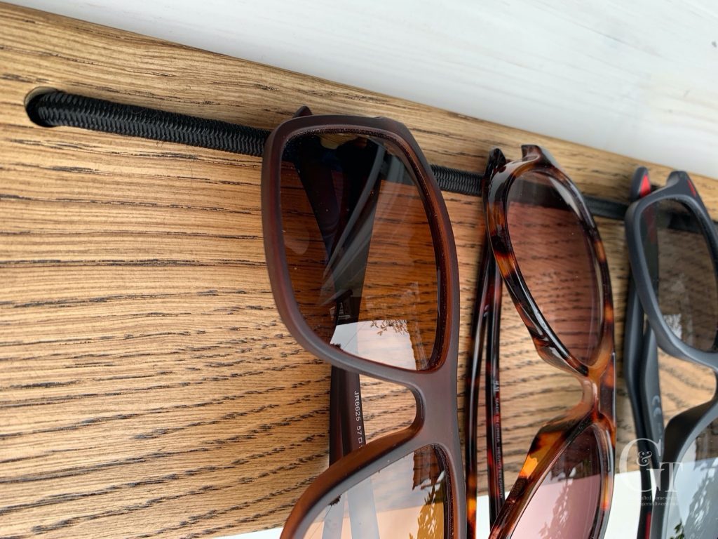 Oak Glasses Holder – Wall Mounted – Ginger and Tweed